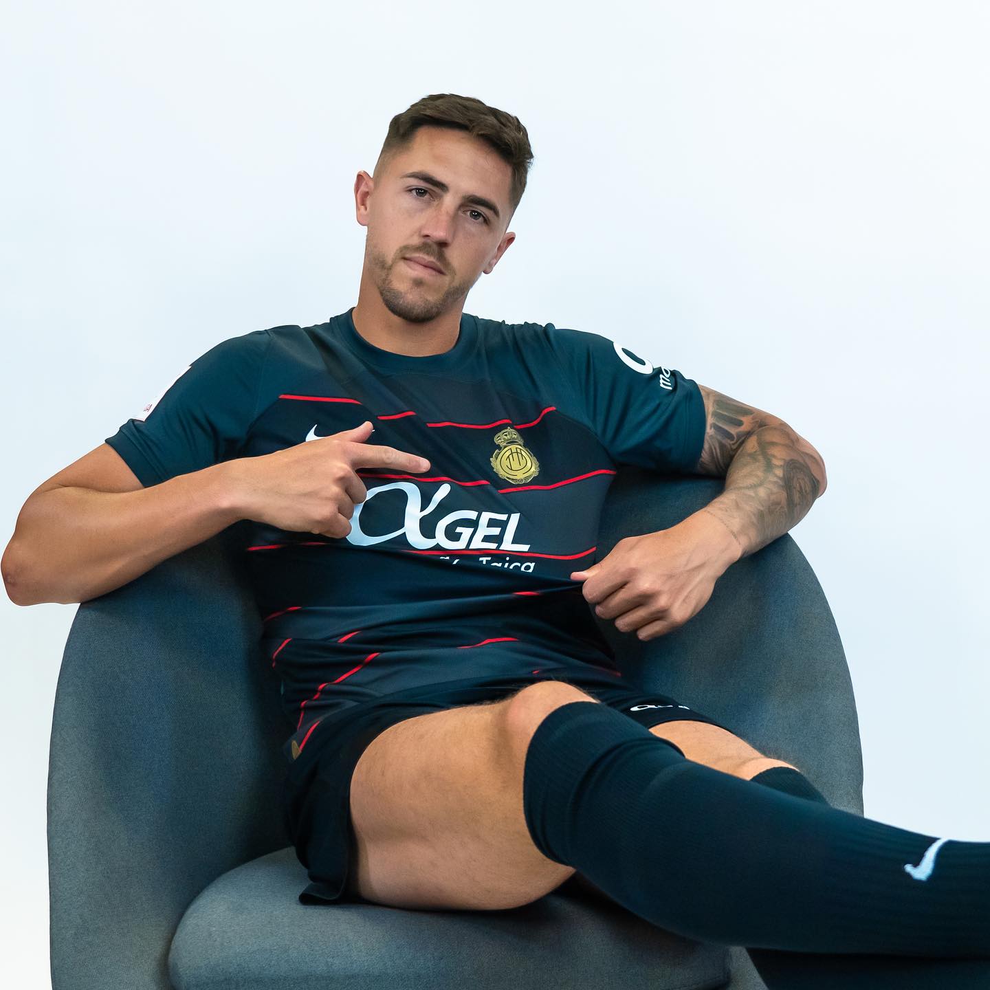 Real Mallorca voetbalshirts 2023-2024 - Voetbalshirts.com