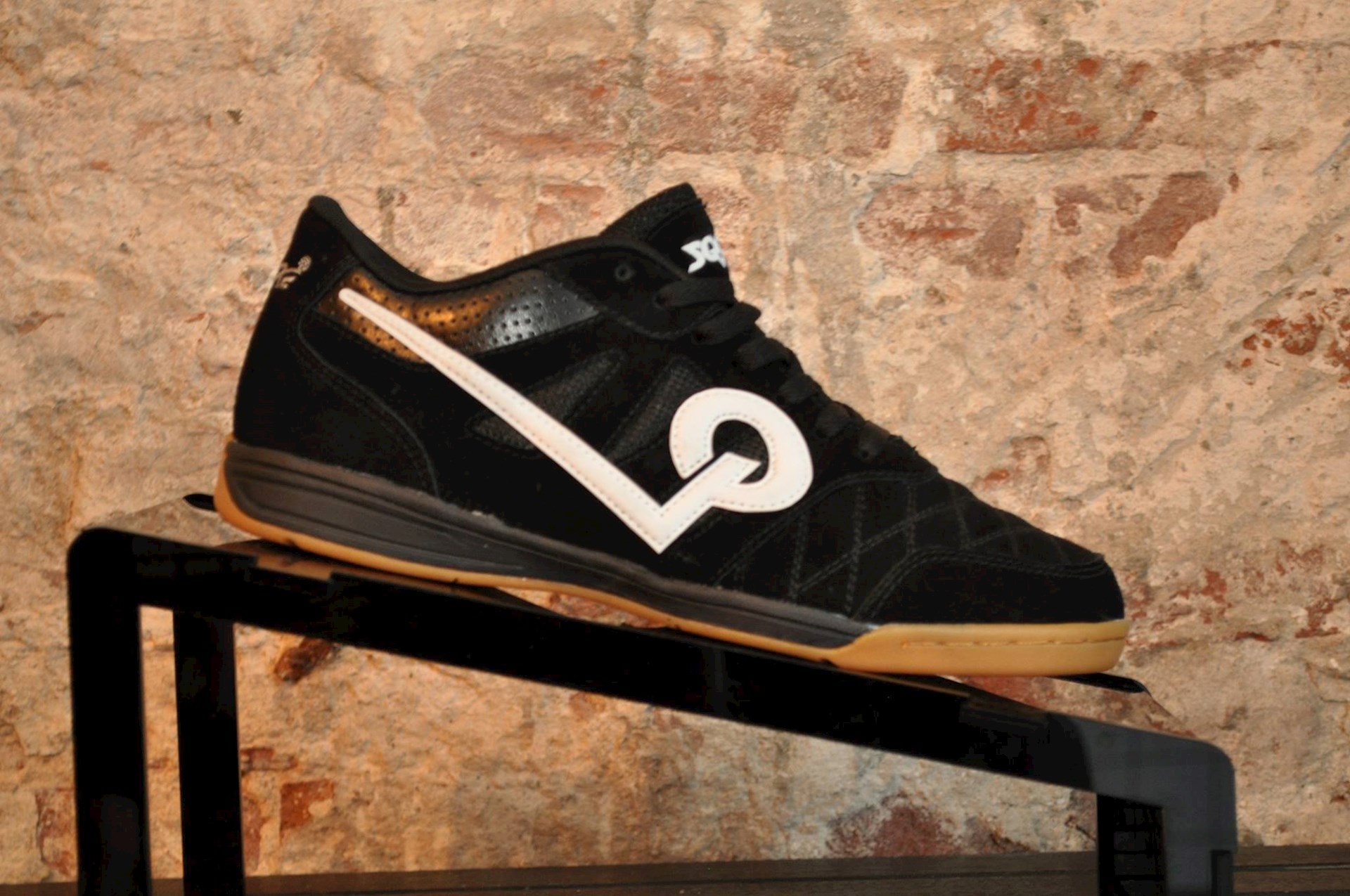 SQORE | Een fris nieuw voetbalmerk met een visie! - Voetbalshirts.com