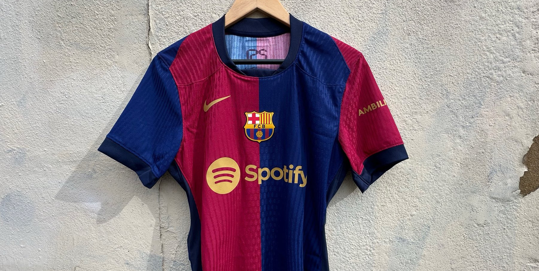 FC Barcelona thuisshirt 2024-2025 uitgelekt - Voetbalshirts.com